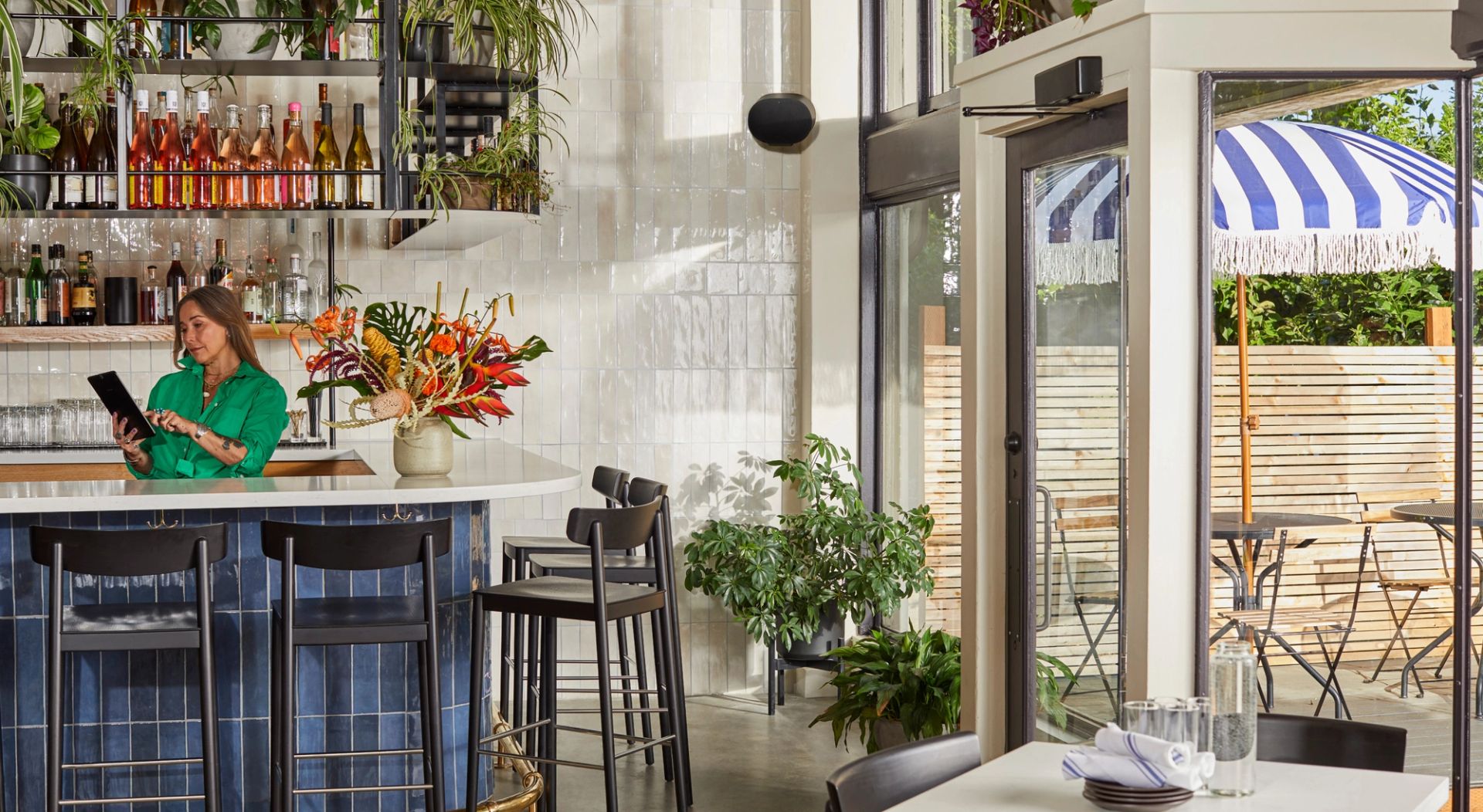 How Restaurants Can Use Music to Increase Customer Retention | Sonos Blog