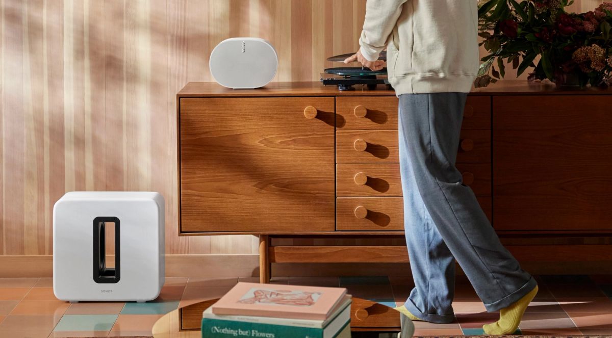 What Is Phase on a Subwoofer (And How To Adjust It) - Sonos