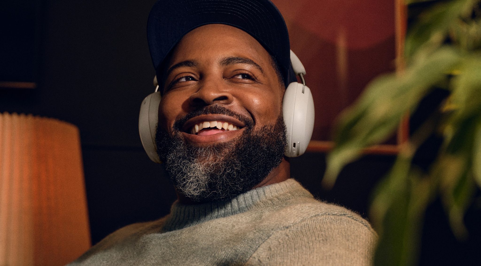 ¿Cómo funcionan los auriculares con cancelación de ruido? | Blog de Sonos