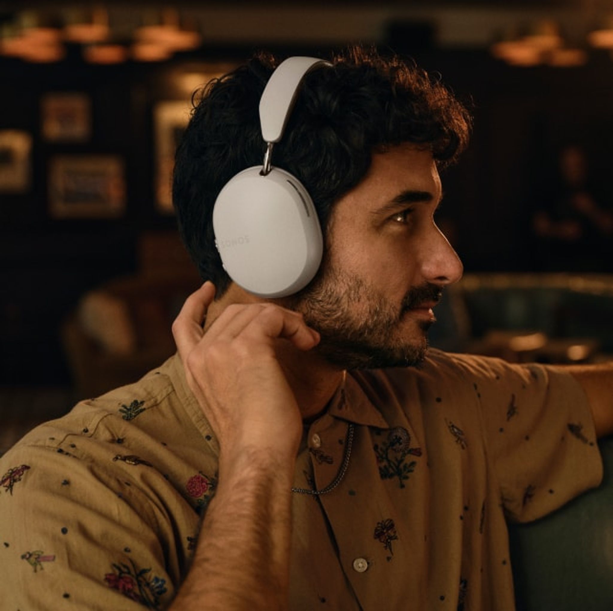 ¿Cómo funcionan los auriculares con cancelación de ruido? | Blog de Sonos