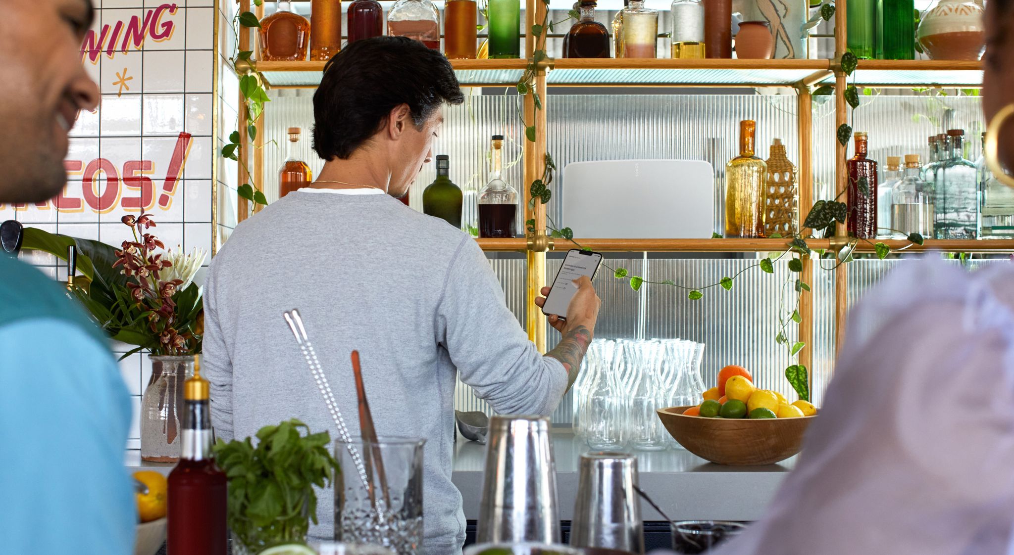 Create the Perfect Atmosphere in Your Restaurant with Music | Sonos Blog